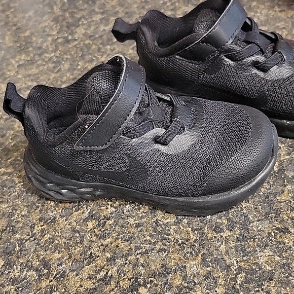 Nike | Shoes | 7c Nike Like New | Poshmark